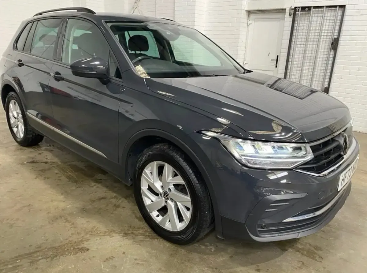 Used VW Tiguan Life 150 HP (2023) in Templecombe - £17,000 | AutoUncle