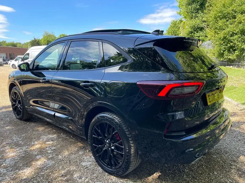 Used Ford Kuga ST-Line X 243 HP (2025) in Essex - £30,990 | AutoUncle