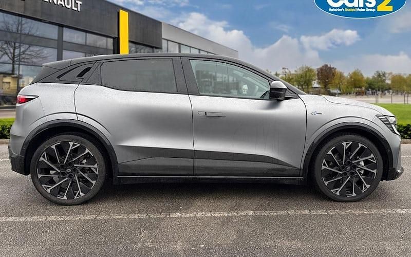 Used 2025 Renault Megane E-Tech Iconic Esprit Alpine 218 HP Hatchback ...