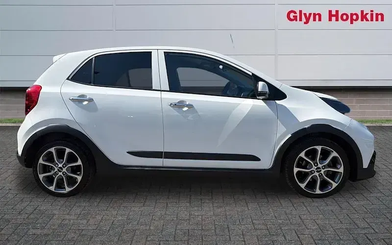 Used Kia Picanto X-Line 67 HP (2023) in Romford - £15,567 | AutoUncle