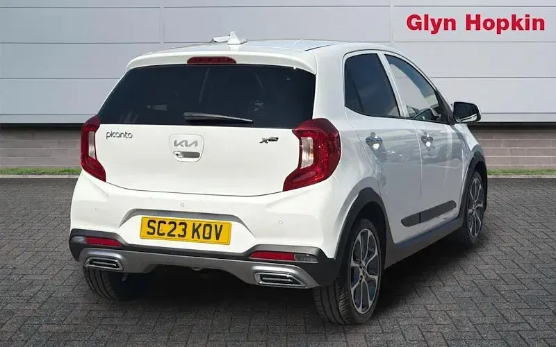 Used Kia Picanto X-Line 67 HP (2023) in Romford - £15,567 | AutoUncle