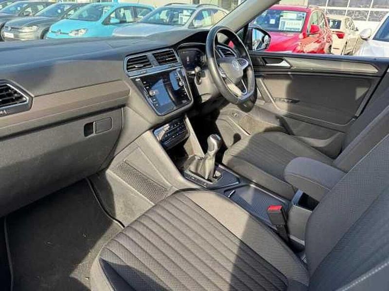 Used 2023 VW Tiguan Allspace Life 150 HP SUV – EH153HR Fort Kinnaird ...