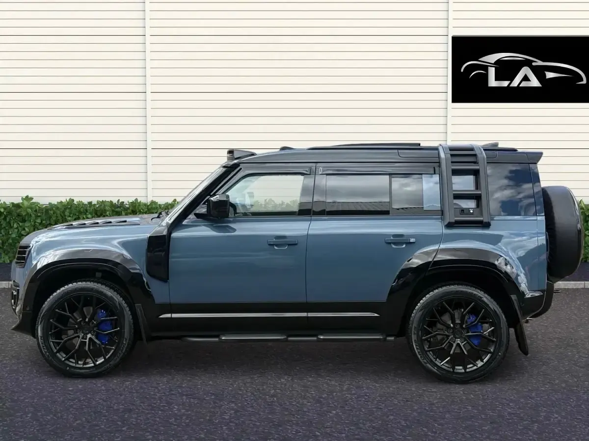 New Land Rover Defender SE Dynamic (2026) in Stourbridge - £84,995 ...