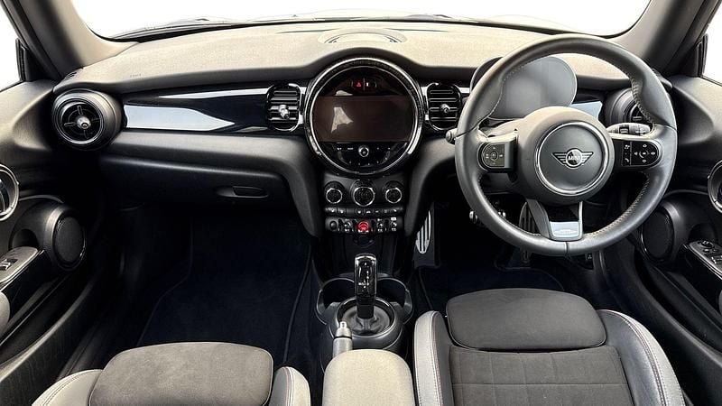 Used 2024 Mini Cooper Hatch 134 HP Hatchback – SL1 6BB Slough (Dealer ...