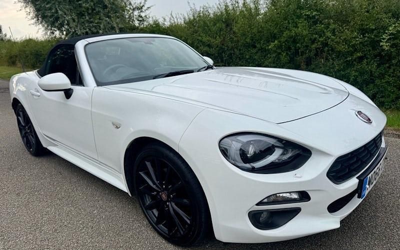 Used 2017 Fiat 124 Spider Lusso Plus 140 HP Cabriolet – Buckinghamshire ...