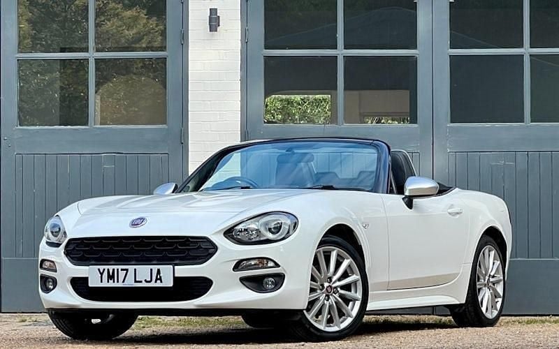 Used 2017 Fiat 124 Spider Lusso 140 HP Cabriolet – West Sussex (Dealer ...