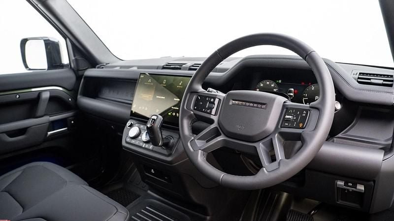 New 2025 Land Rover Defender SE Dynamic – TS5 7AB Middlesbrough (Dealer ...