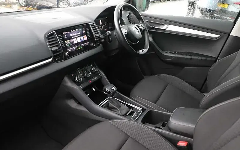 Used Skoda Karoq SE Drive 150 HP (2023) in Ayrshire - £20,678 | AutoUncle