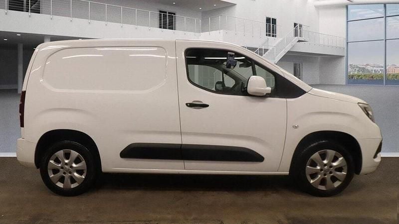 Used 2021 Vauxhall Combo 100 HP Van – RG7 5JF Reading (Dealer) – £ ...