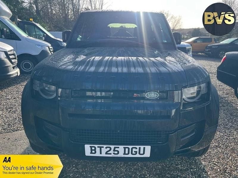Used 2025 Land Rover Defender SE Dynamic 250 HP SUV – CM7 2AS Braintree ...