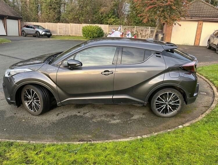 Used 2019 Toyota C-HR SUV – RM9 6BF Dagenham (Dealer) – £13,900 (Fair ...