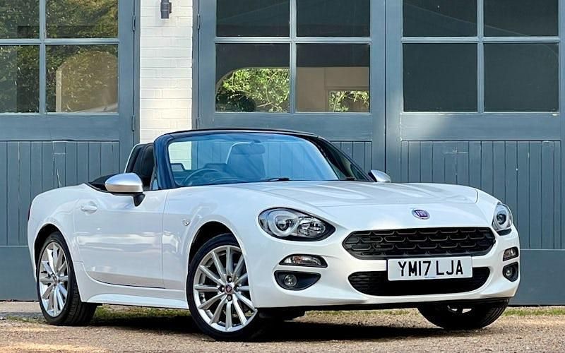Used 2017 Fiat 124 Spider Lusso 140 HP Cabriolet – West Sussex (Dealer ...