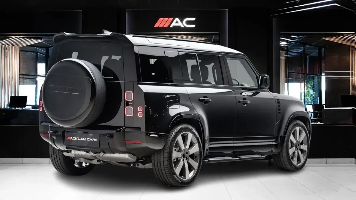 Used Land Rover Defender HSE Dynamic (2026) in Middlesbrough - £92,990 ...