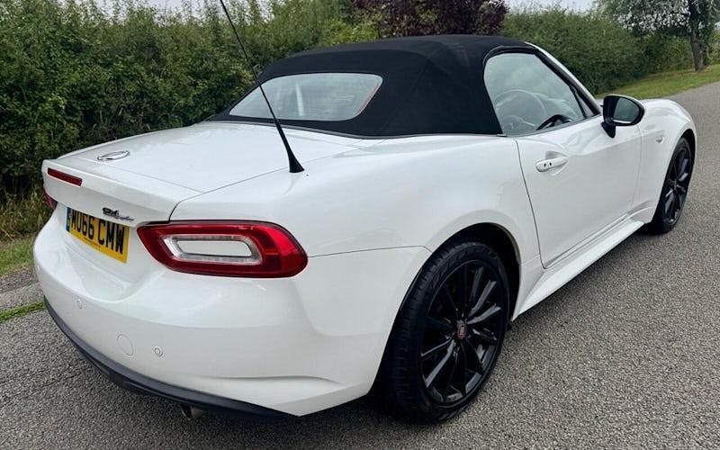 Used 2017 Fiat 124 Spider Lusso Plus 140 HP Cabriolet – Buckinghamshire ...