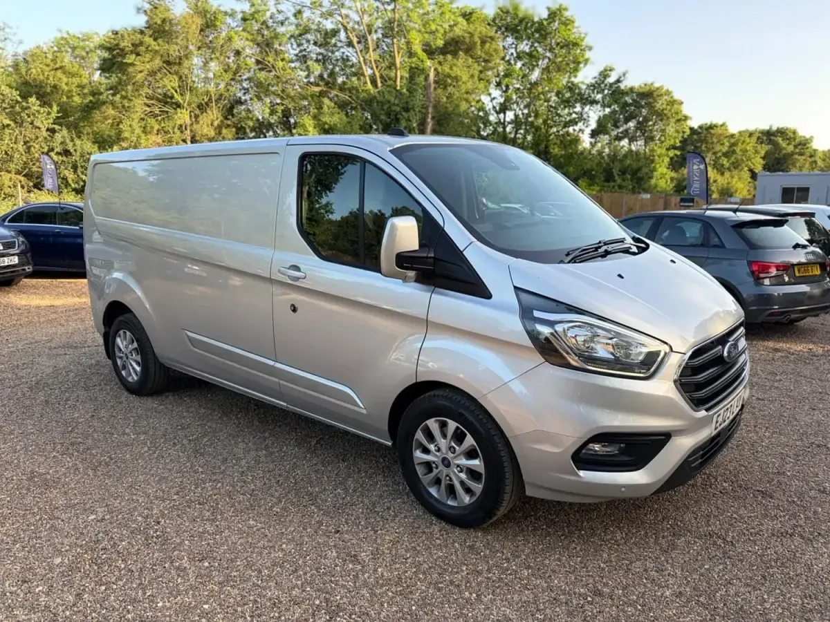 Used Ford Transit Custom Limited 170 HP (2023) in Norwich - £17,250 ...